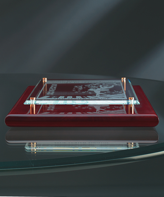 Floating Glass Award Plaque | Edco Awards