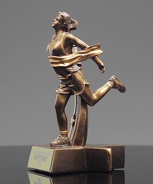 Track Superstar Award - Female | Edco Awards