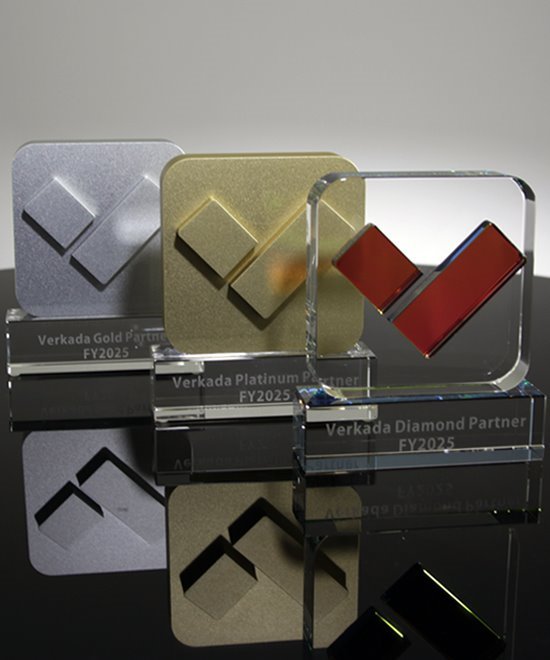 Momenta Custom Block Award - Gold Metal | Edco Awards