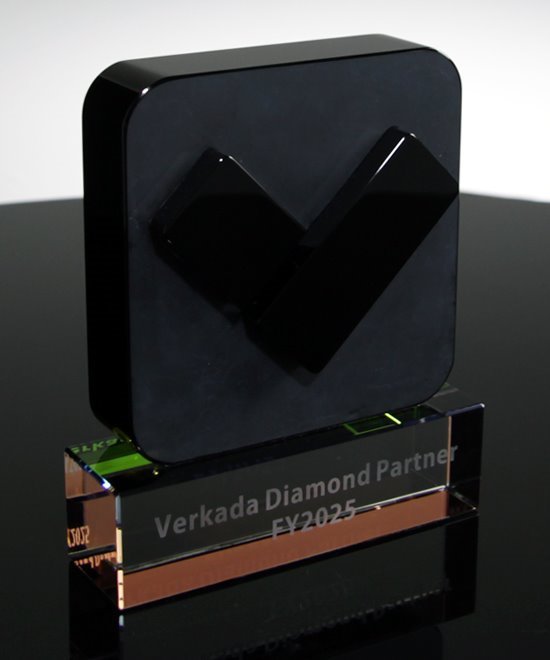 Momenta Custom Block Award - Black Crystal | Edco Awards