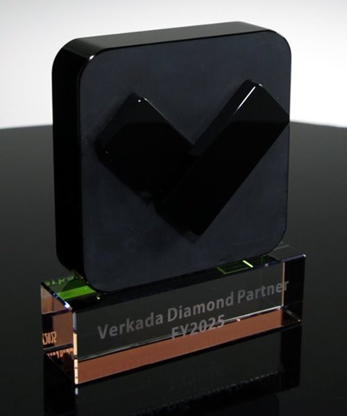 Momenta Custom Block Award - Black Crystal | Edco Awards