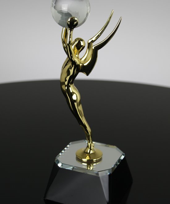 Golden Pinnacle Globe Award | Edco Awards