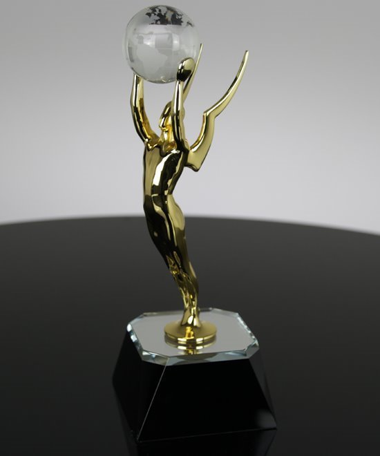 Golden Pinnacle Globe Award | Edco Awards