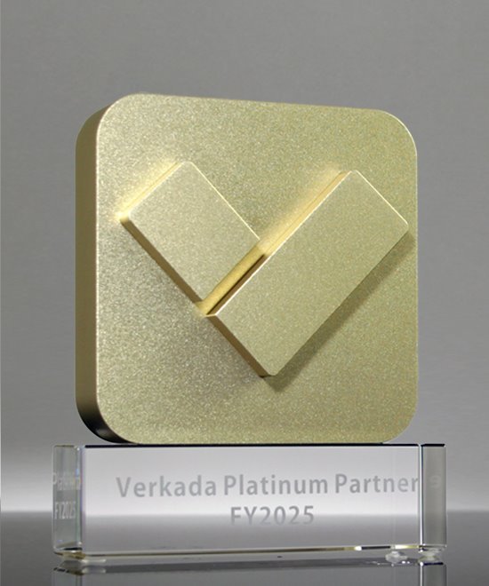 Momenta Custom Block Award - Gold Metal | Edco Awards